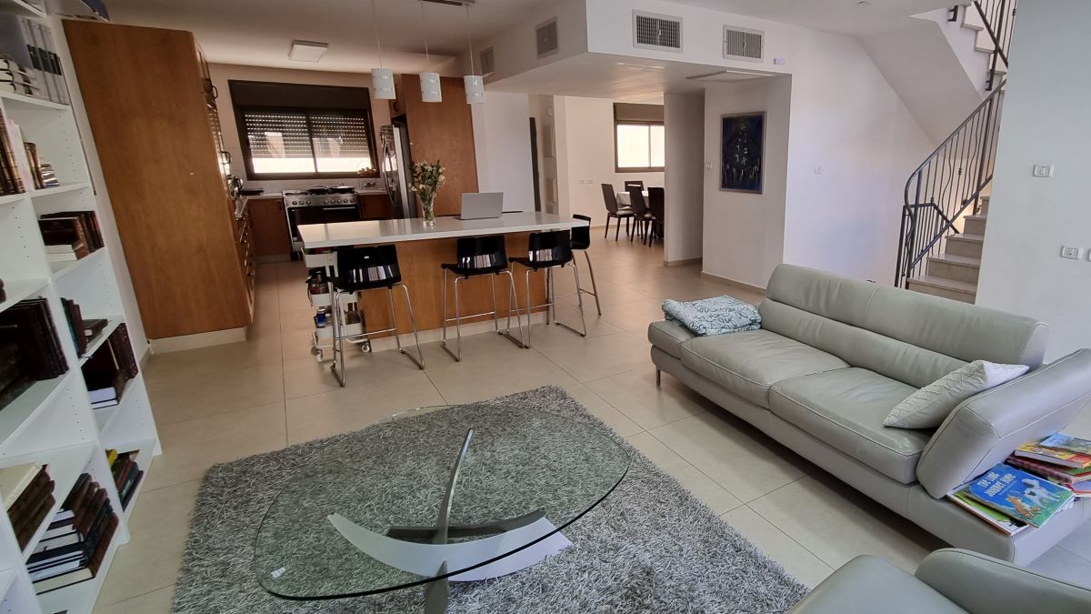 Gorgeous 8 Bedroom Home in Lev Tov - Ramat Beit Shemesh